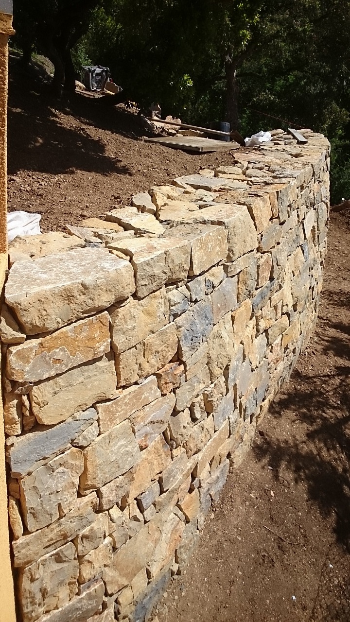 Mur en pierres :: Pierres et Déco